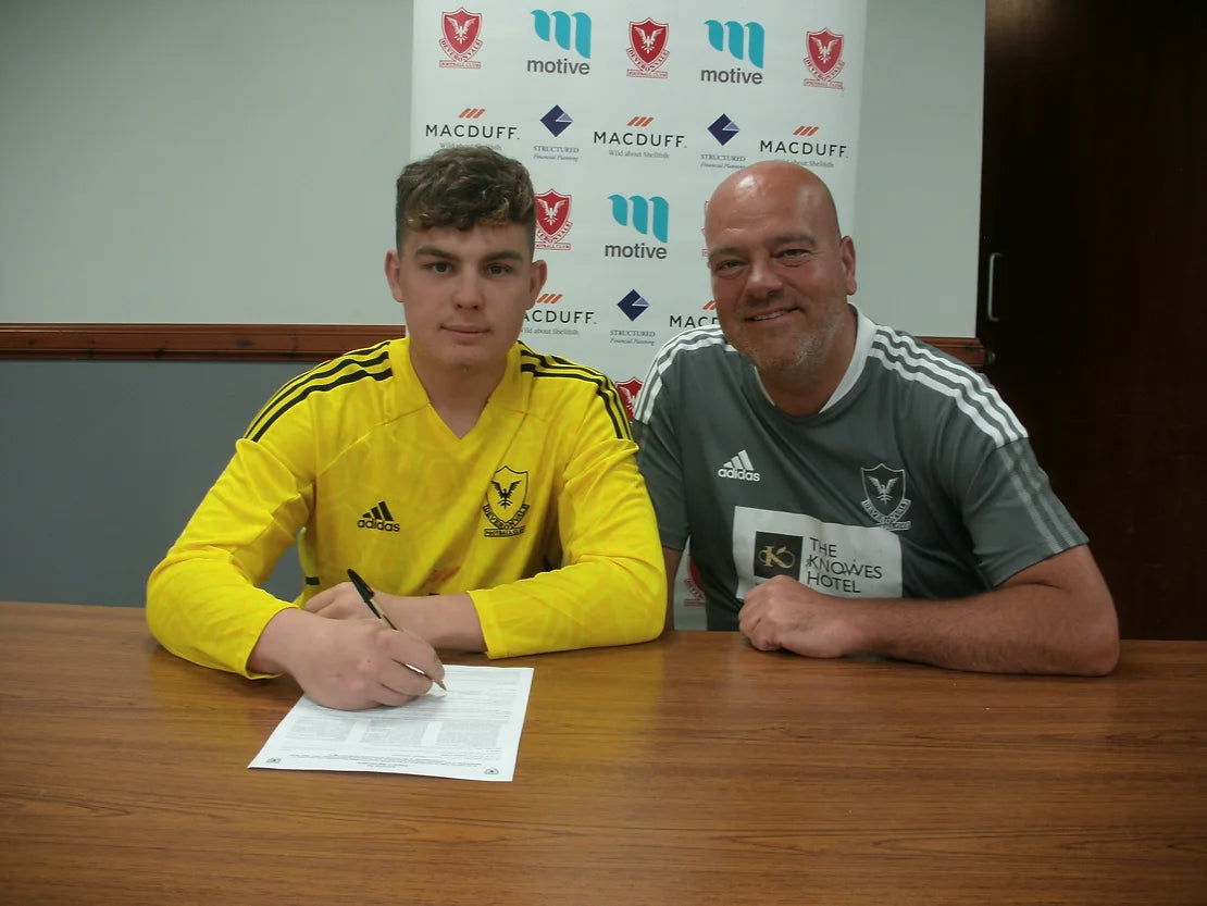 Deveronvale Sign Goalkeeper Curtis West – Deveronvale Football Club